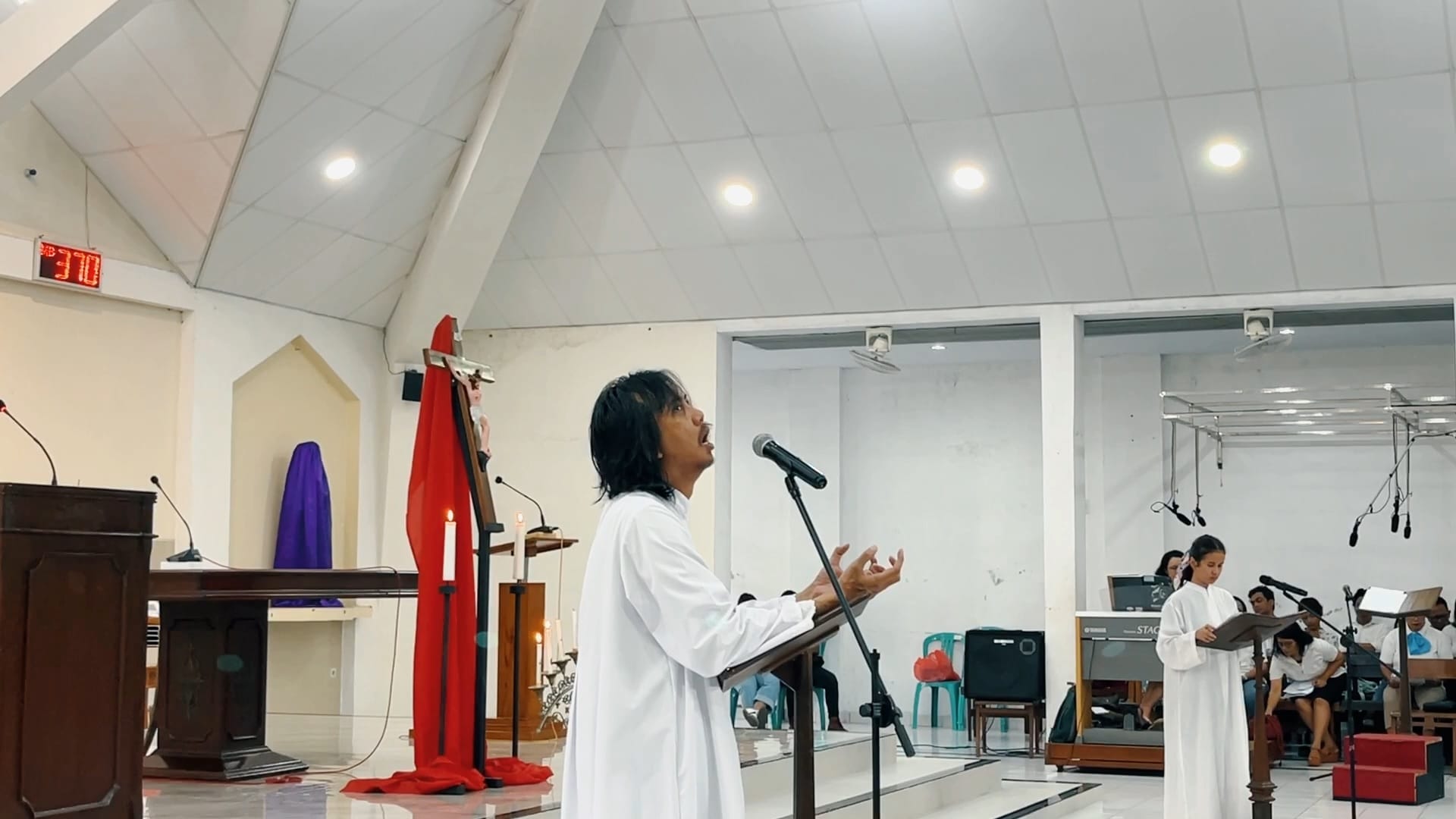 Ibadat Tujuh Sabda: Merenungkan Kasih di Tengah Sunyi - Gereja Maria ...
