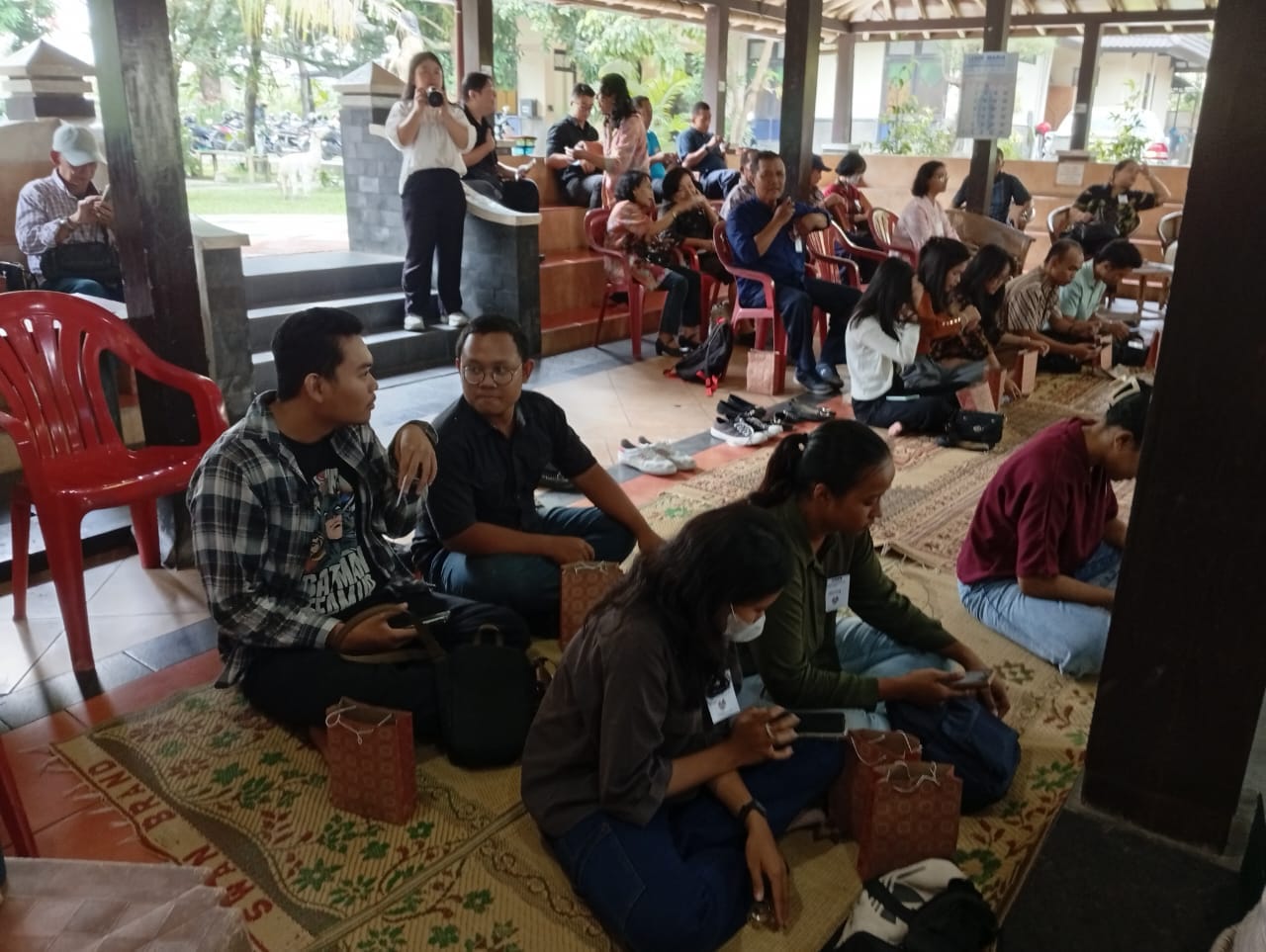 Orang Muda Maguwo Ikut Pembekalan Peduli Lansia - Gereja Maria Bunda ...